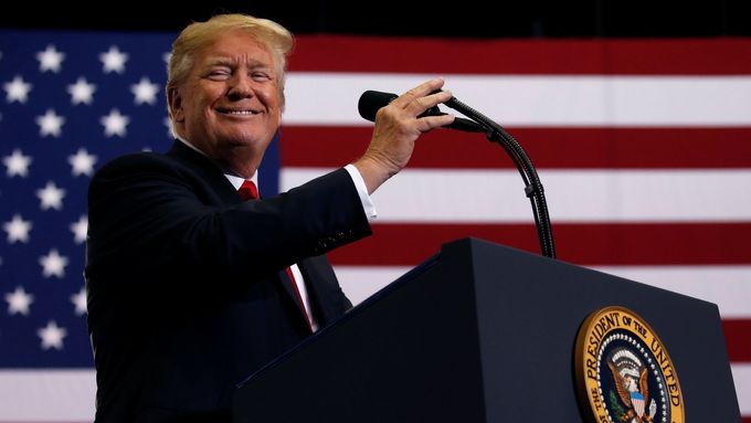 Trump: Cla, jež USA zavedou na auta z dovozu, budou kolem 25 % ...